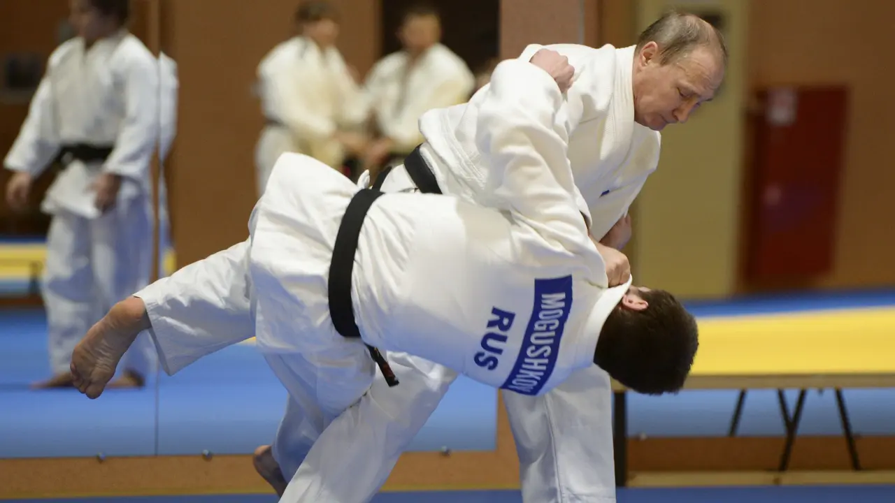 Mengenal Sambo, Olahraga Beladiri asal Rusia yang Diandalkan Khabib ...