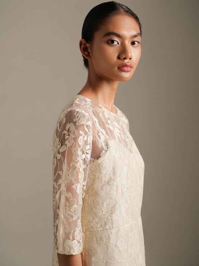 8 Dress Brokat Full Embroidery Cutting Minimalis yang Tren di 2025 ...