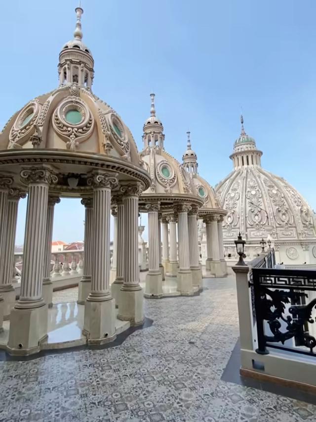 8 Potret Daffa Nabilah Sultan Sidoarjo Lamaran, Pemilik Rumah Bak Istana Disney