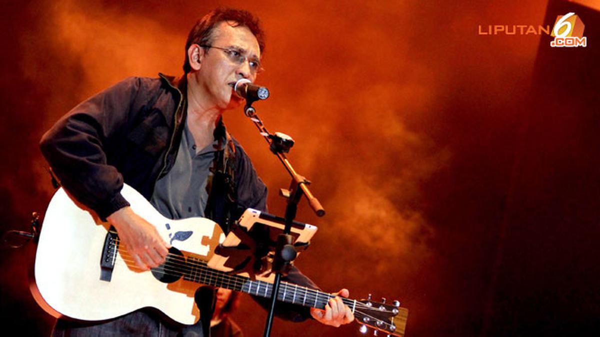 Hore, Iwan Fals Menggelar Konser di 15 Kota - ShowBiz Liputan6.com