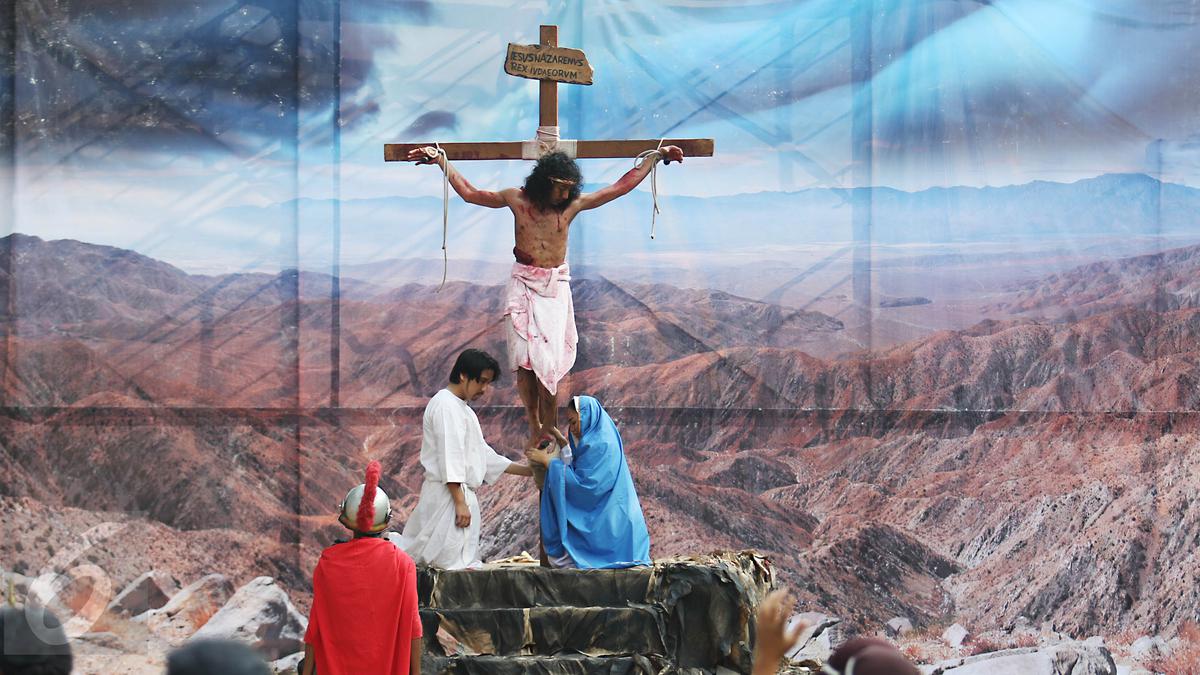 Melihat Pengorbanan Yesus Melalui Prosesi Jalan Salib - Foto Liputan6.com