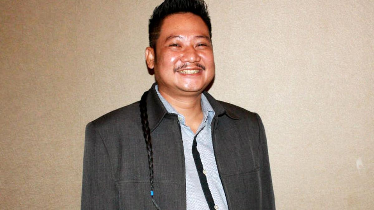 Ki Kusumo Cari Demian Aditya di Pernikahan Yulia Rachman - ShowBiz ...