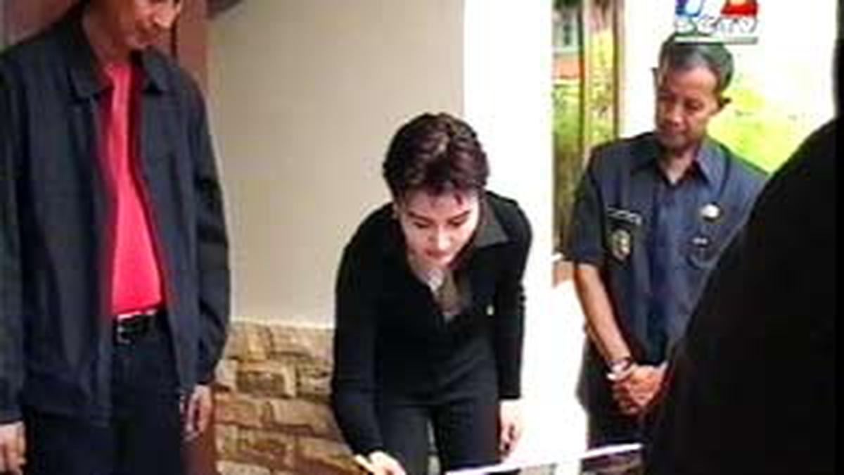 Conny Constantia Buka Panti Asuhan - ShowBiz Liputan6.com