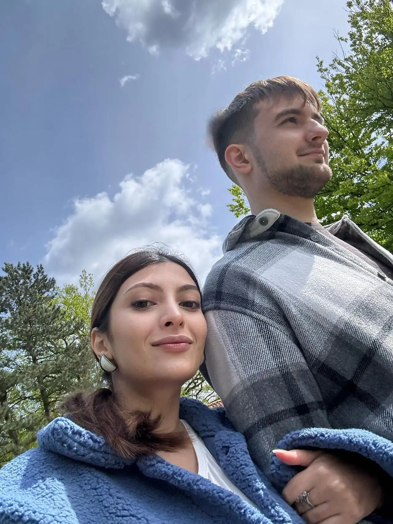 Sambangi Peternakan Kuda, Ini 6 Potret Sarah Keihl dan Killian Potter ...