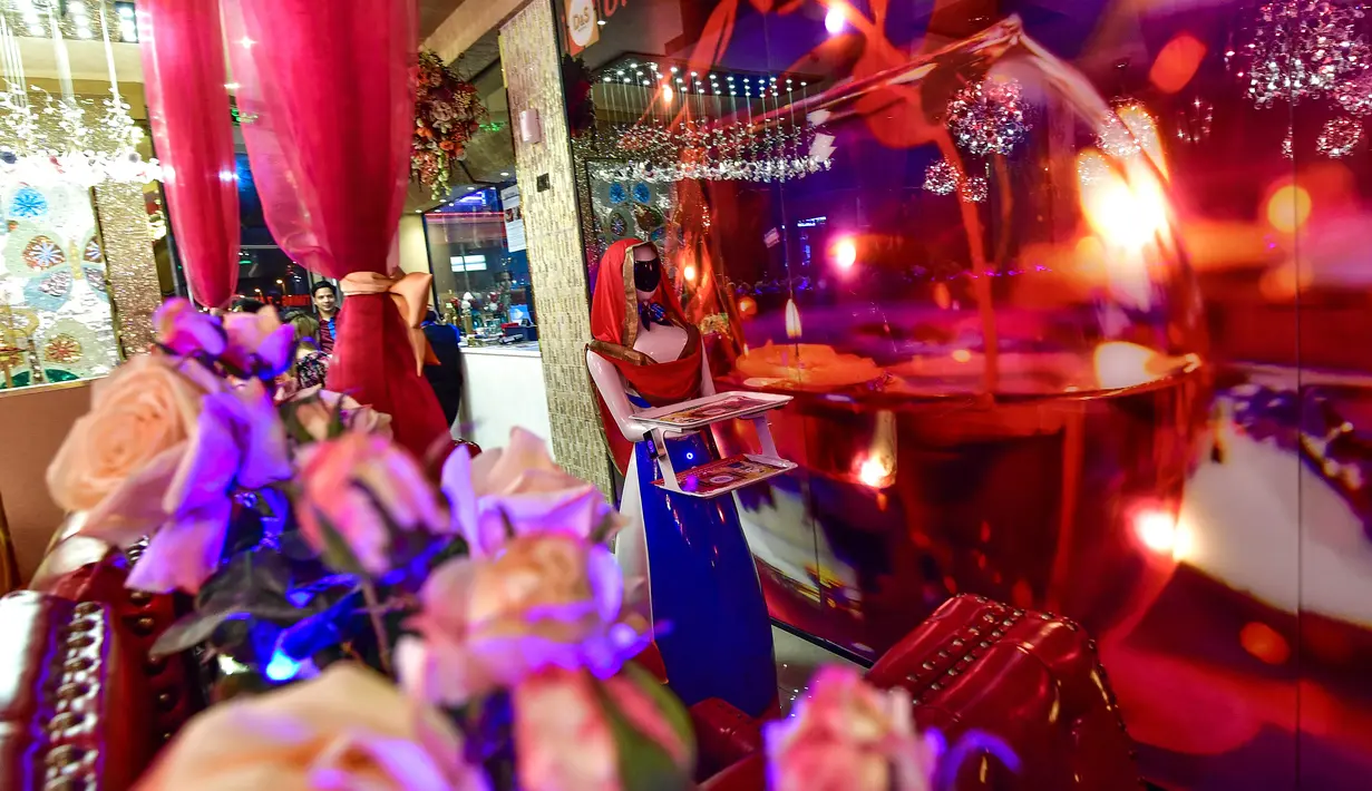 FOTO: Layani Pelanggan, Restoran Ini Pakai Robot untuk Antar Makanan ...