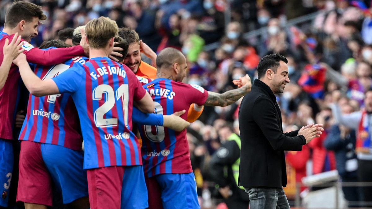 Breaking News: Barcelona Terpuruk, Xavi Hernandez Pamit Undur Diri ...