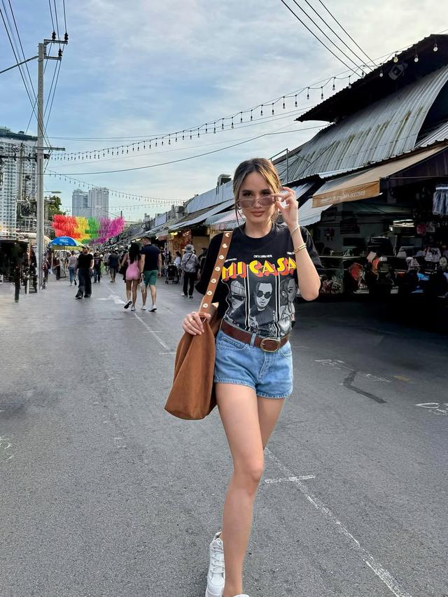 6 Outfit Liburan ala Cinta Laura, Tampil Fresh dan Super Fashionable