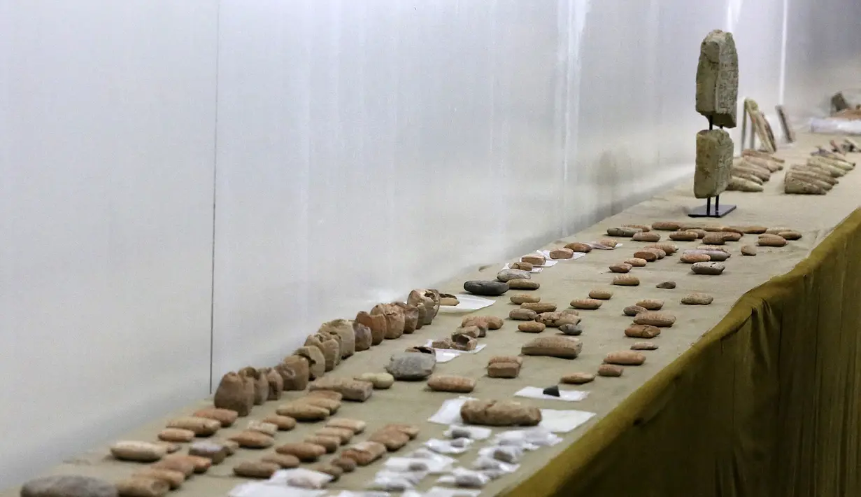 FOTO: Ratusan Tablet Tulisan Paku Kuno Dikembalikan ke Irak - Foto ...