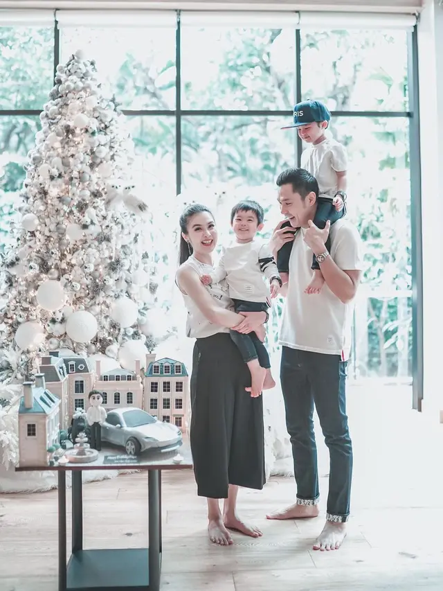 6 Potret Perayaan Ulang Tahun Harvey Moeis Suami Sandra Dewi, Kue Tart-nya Istimewa - ShowBiz ...