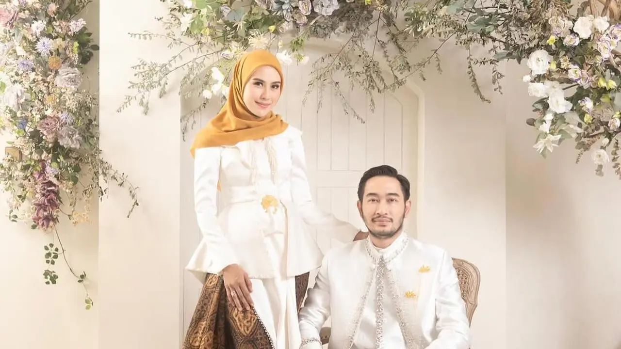 Inspirasi Kebaya Couple Lebaran ala Syahnaz dan Jeje, Elegan dengan ...