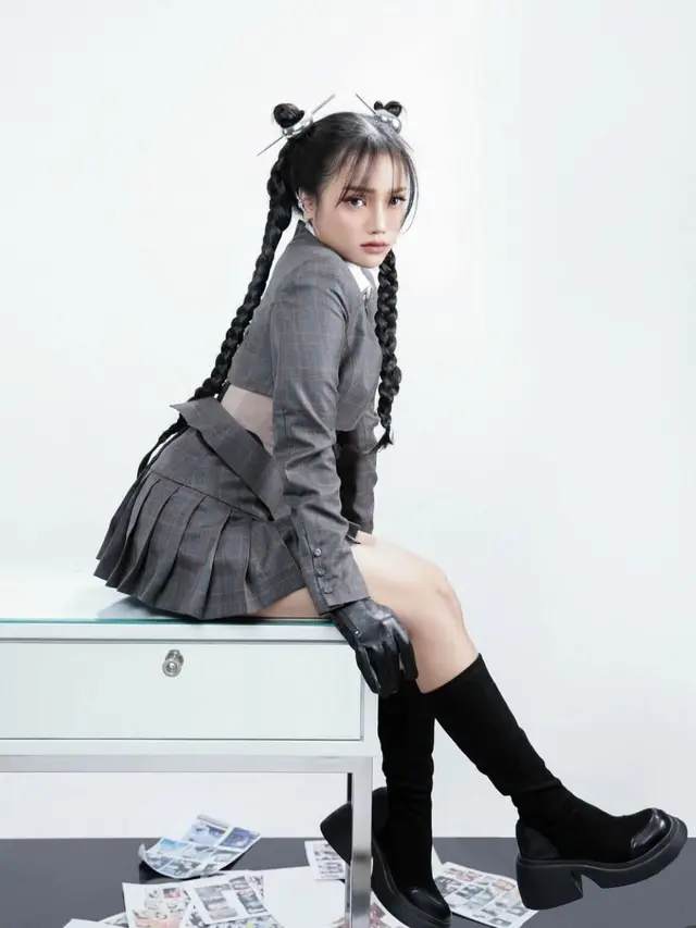 Fuji Bergaya Nyentrik di Pemotretan Terbaru, Tampilan Kece Sampai ...