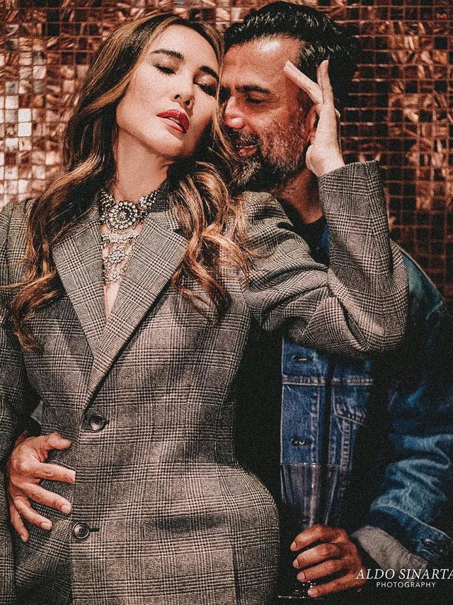 Seperti Anak Muda, Potret Mesra Jeremy Thomas dan Ina Thomas ...