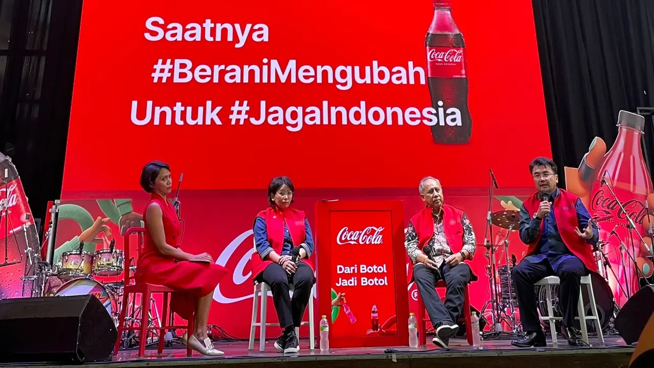Dukung Pelestarian Lingkungan, Coca Cola Luncurkan Kemasan Botol Terbarunya dengan Bahan 100% ...