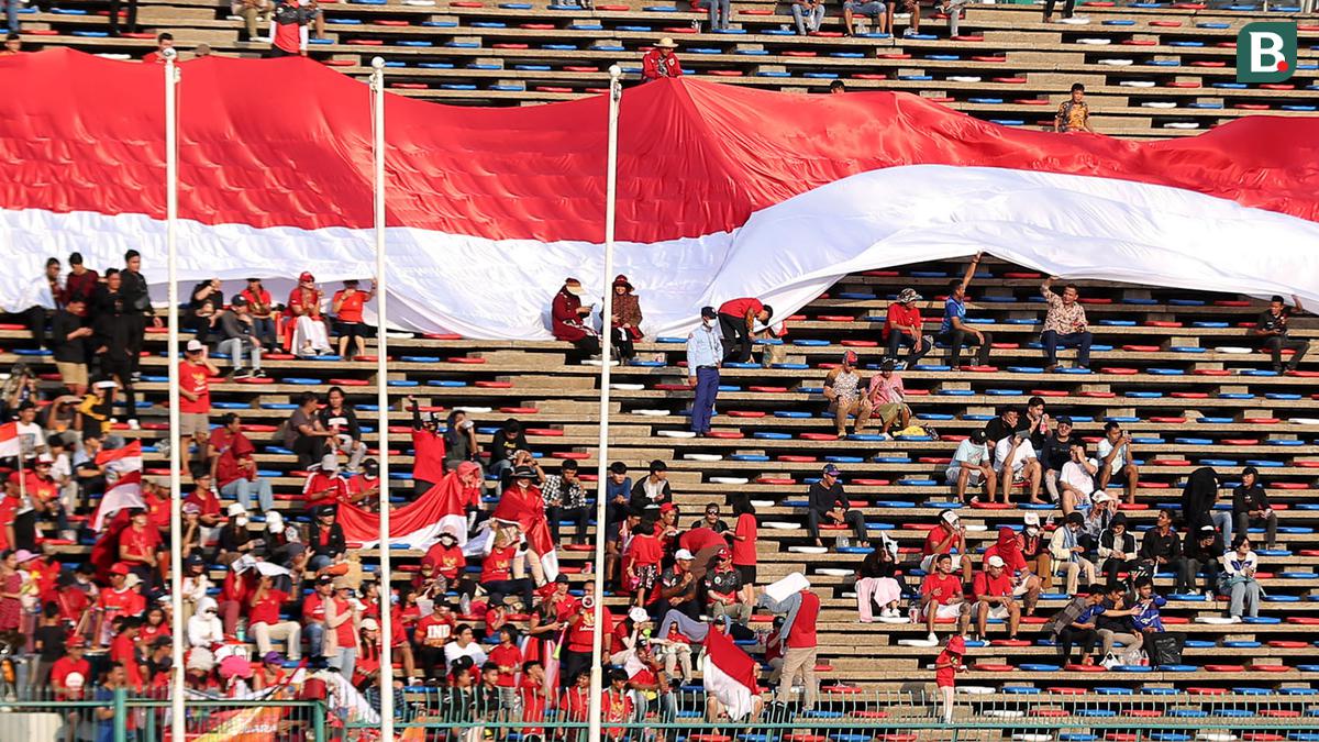 Foto: Bentangkan Bendera Merah Putih Raksasa, Begini Antusiasme ...