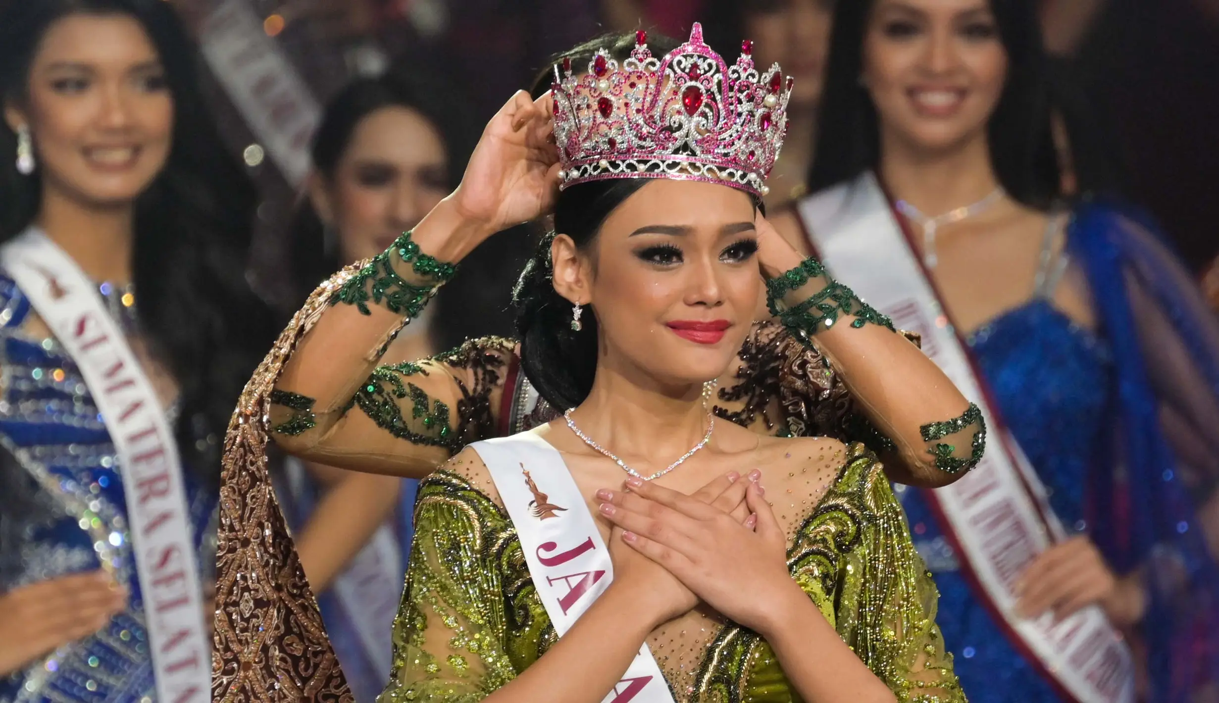 Lebih Dekat dengan Puteri Indonesia 2024 Harashta Haifa Zahra - Foto ...