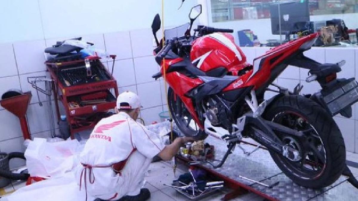 Radiator Sepeda Motor Pakai Air Mineral, Bolehkah? - Berita Otosia.com