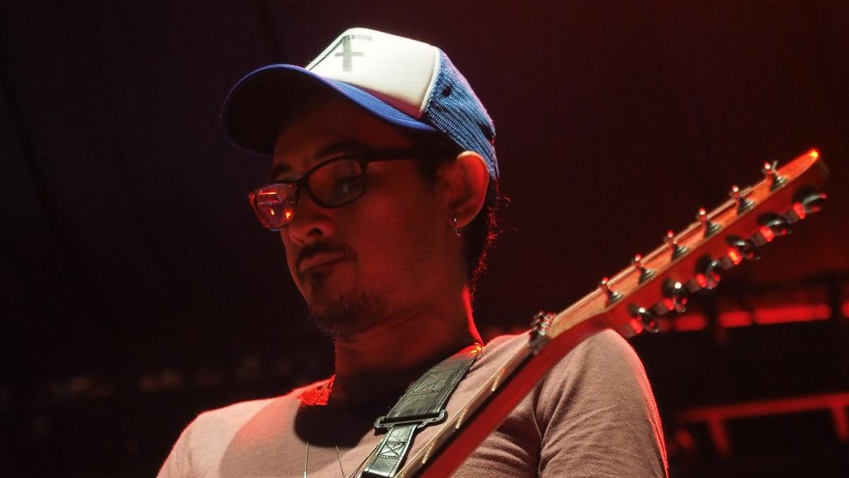 Adnil Eks Base Jam Mantap Jadi Solois, Luncurkan Single Sumarah ...