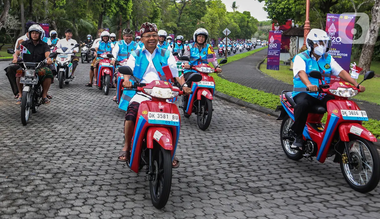 Parade Sepeda Motor Hasil Konversi BBM ke Listrik - Foto Liputan6.com