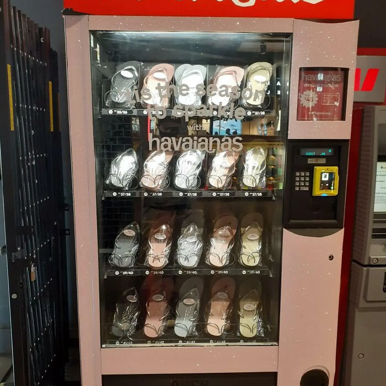 8 Vending Machine Unik di Berbagai Negara Dunia, Tak Hanya Jual Makanan ...