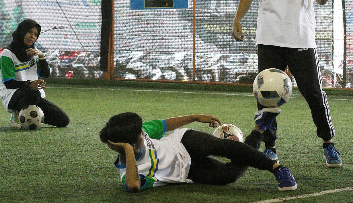 PHOTO: Aksi Freestyle Bola di Futsal Challenge 2017 - Foto Liputan6.com