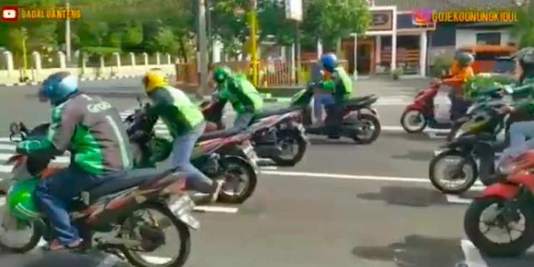 Ojol Racing Team, Begini Jika Para Driver Ojol Berlaga Balapan ala ...
