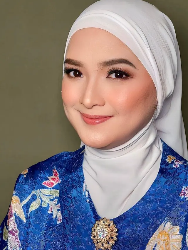 8 Potret Andhara Early Dulu Model Kini Jadi Sopir, Tak Gengsi Jualan di Kantin - Hot Liputan6.com