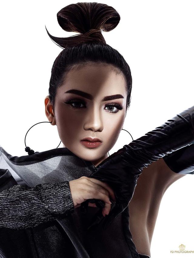 Tampil Elegan, Ini 6 Gaya Pemotretan Terbaru Ersya Aurelia - Hot ...