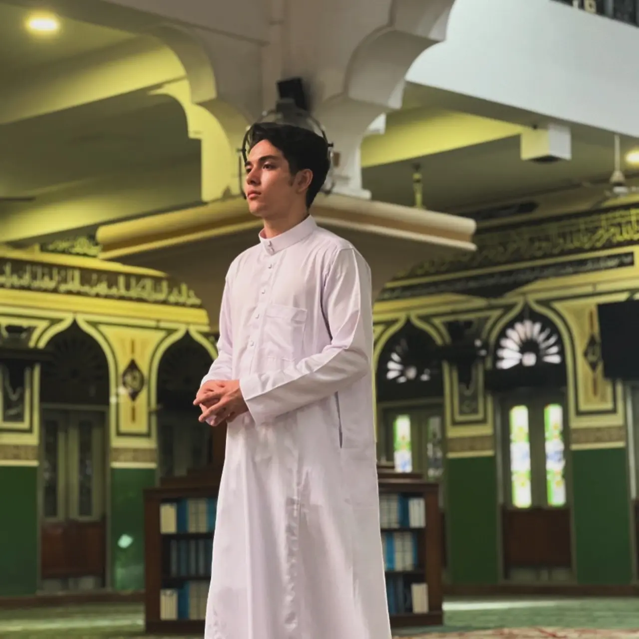 Gantengnya Santri Pilihan Bunda, Intip Potret Fadi Alaydrus yang Jadi ...