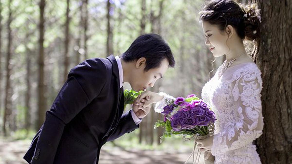 Putus Sama Pacar, Ketemu Pria 10 Tahun Lebih Tua Langsung Nikah ...