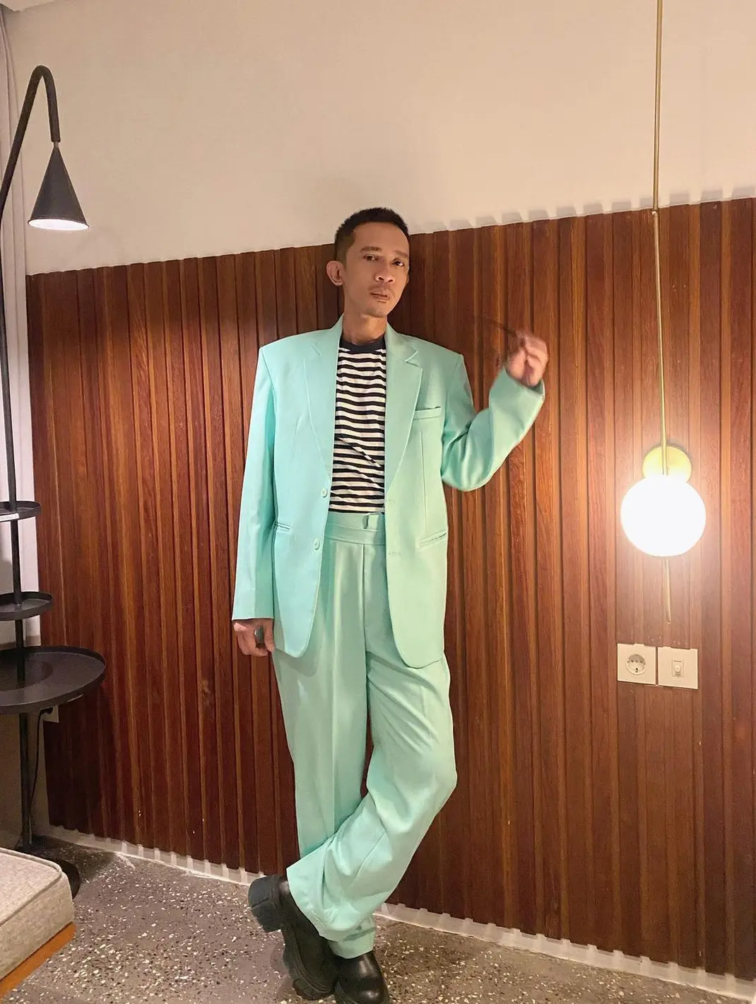 8 Potret Penampilan Baru Aming yang sekarang Tampil Lebih Gagah, Sering Pakai Kemeja dan Jas