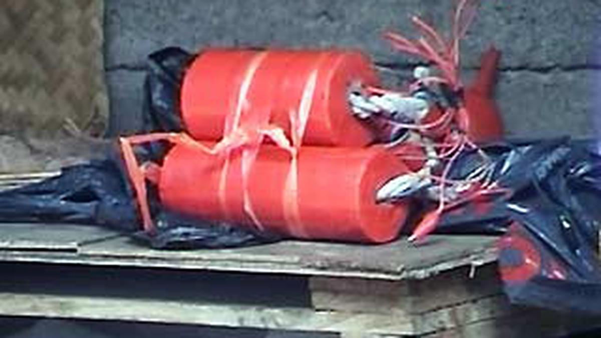 Bom Rakitan Ditemukan di Kerumunan Warga - News Liputan6.com