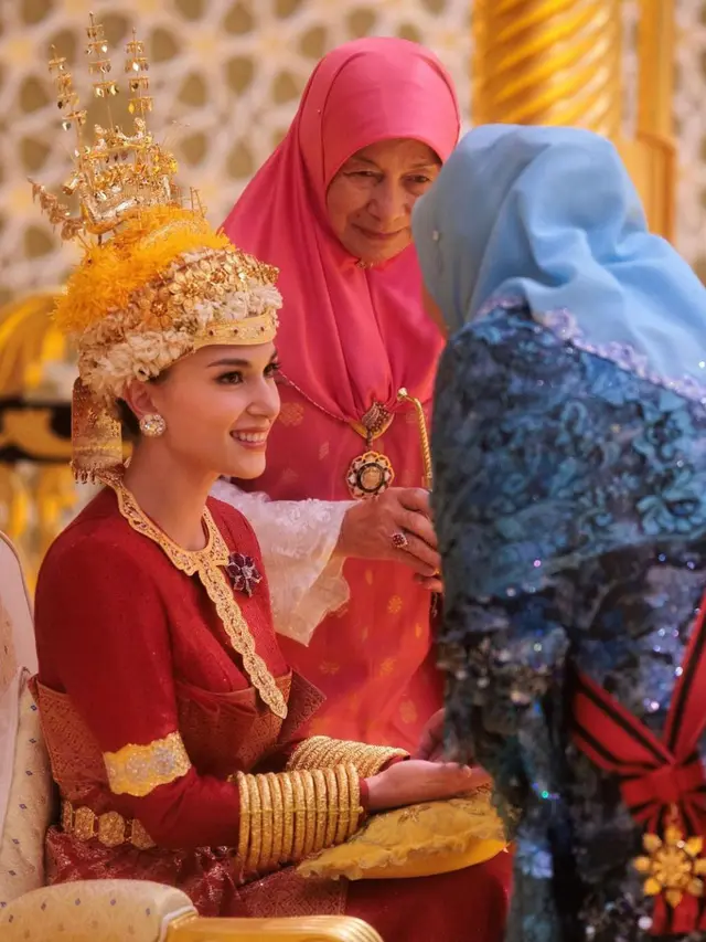 Foto-foto Pernikahan, Profil dan Agama Anisha Rosnah yang Resmi Menjadi ...