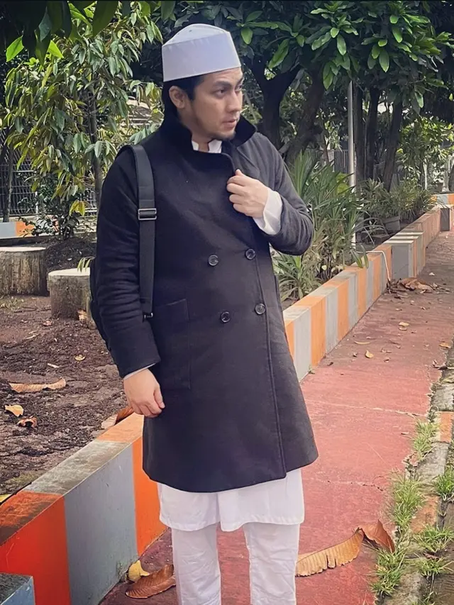 7 Potret Terbaru Sunu Matta Pelantun ‘Ketahuan’, Tetap Nyanyi Meski ...