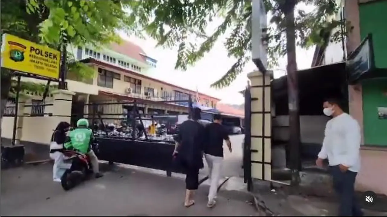 Kronologi Baim Wong Bikin Prank Kdrt Di Polsek Kebayoran Lama News