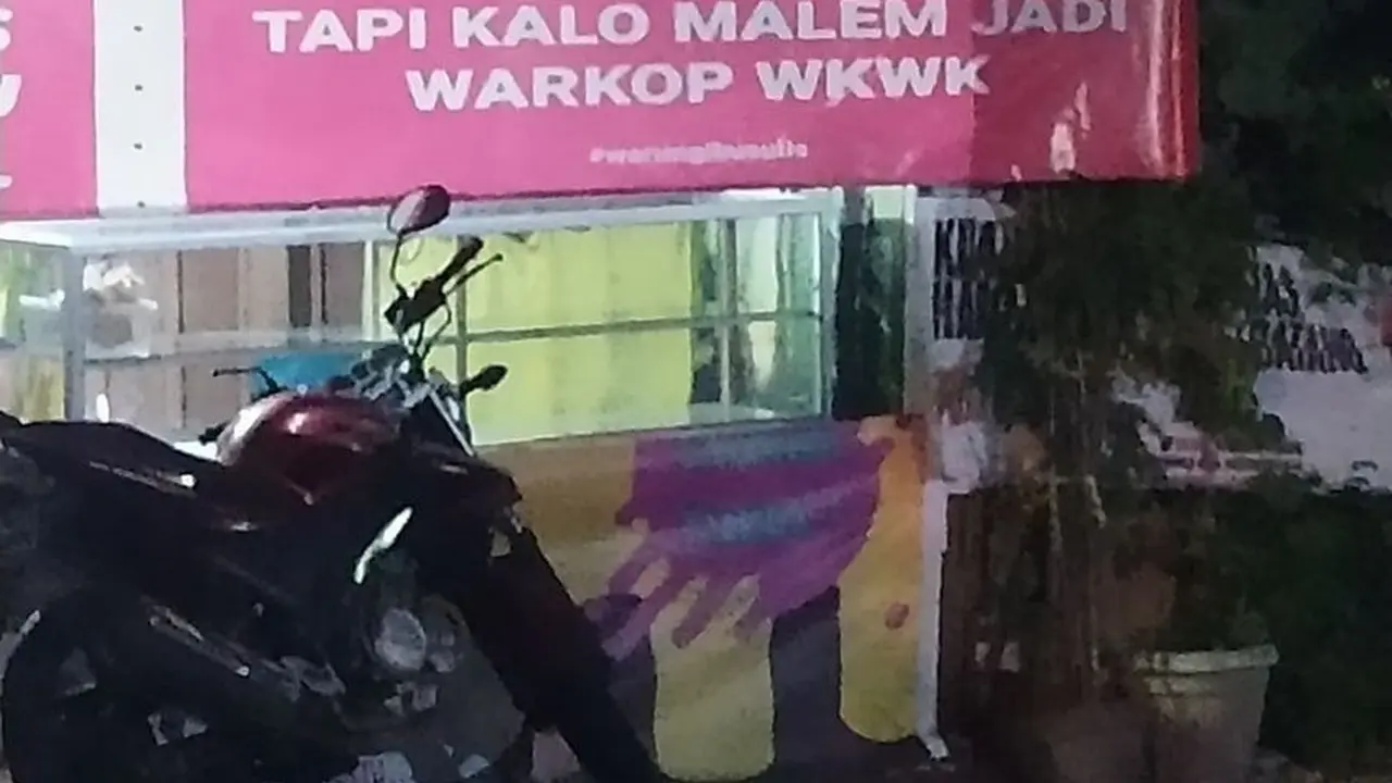 6 Tulisan di Warung Pakai Nada Ketawa Ini Bikin Pembeli Senyum - Hot Liputan6.com