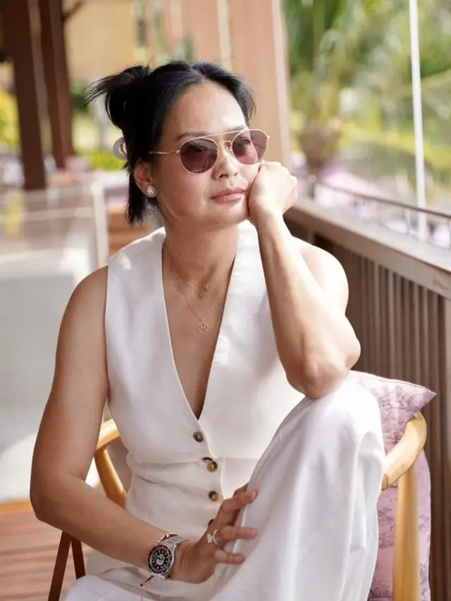 6 Potret Donna Harun, Stylish dan Awet Muda di Usia 56 Tahun - ShowBiz Liputan6.com