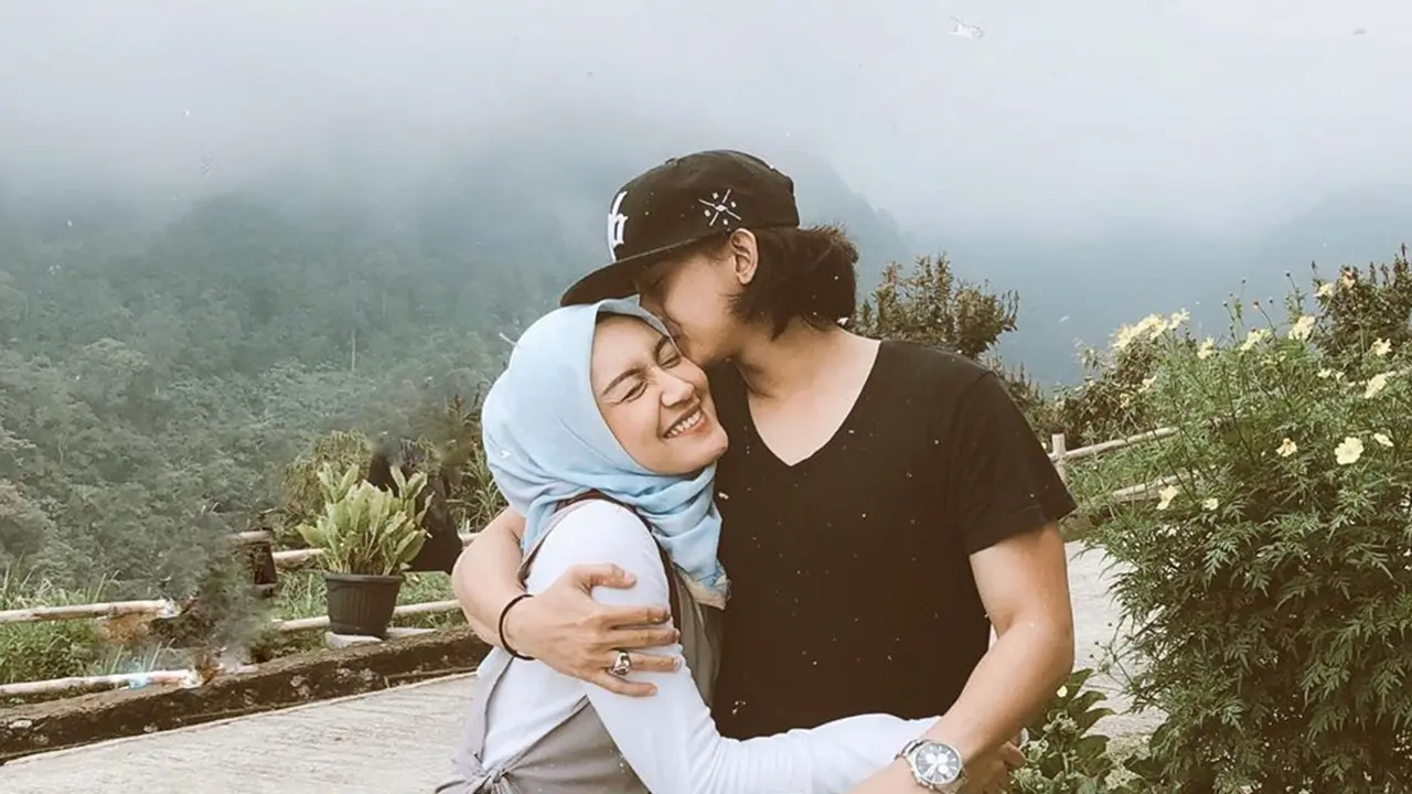 Shandy Aulia dan 5 Pasangan Artis yang Resmi Cerai hingga Pertengahan ...