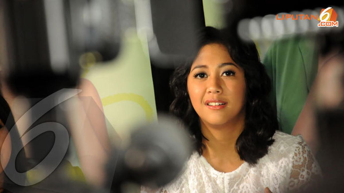 Cantiknya Sherina Saat Syuting Videoklip - Foto Liputan6.com