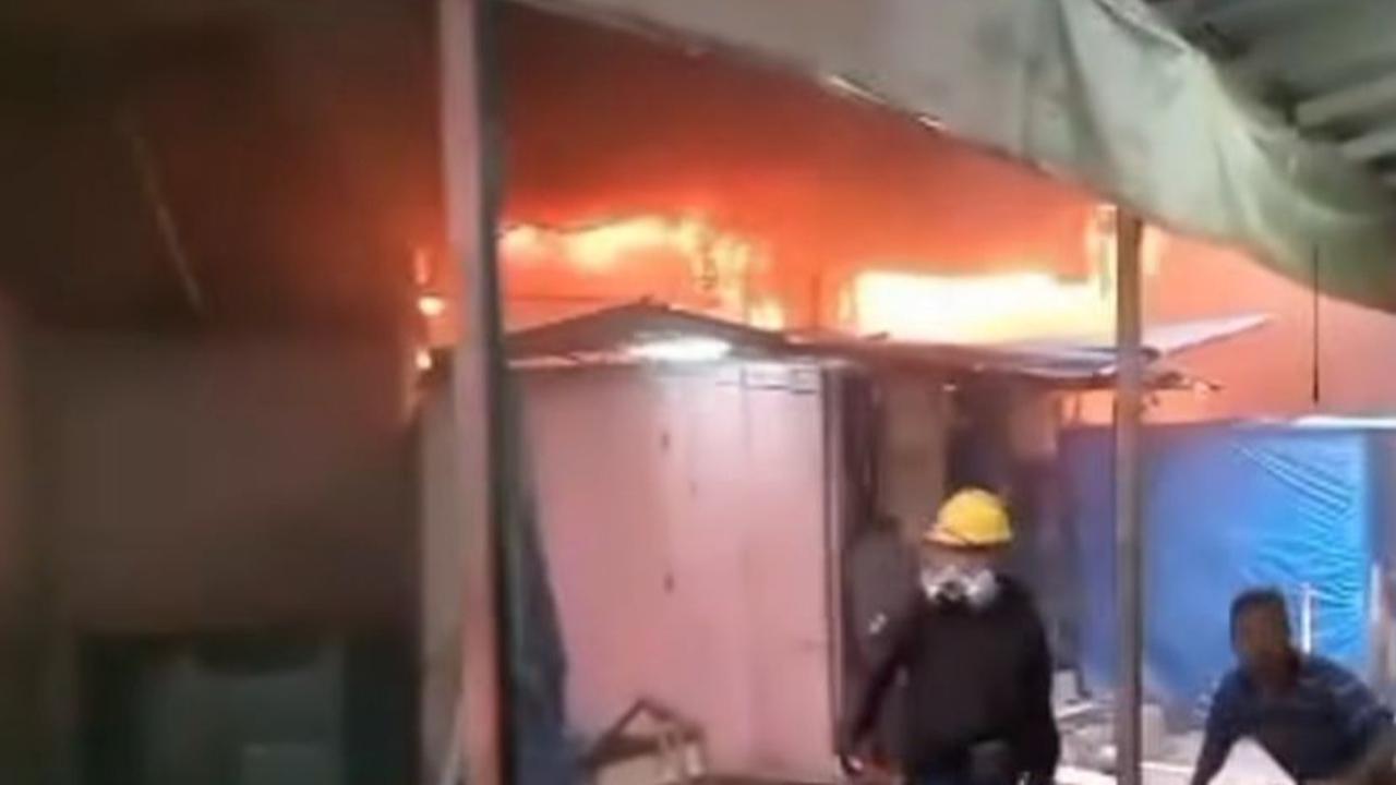 Puluhan Kios di Pasar Anyar Bogor Terbakar, Petugas Damkar Kesulitan ...