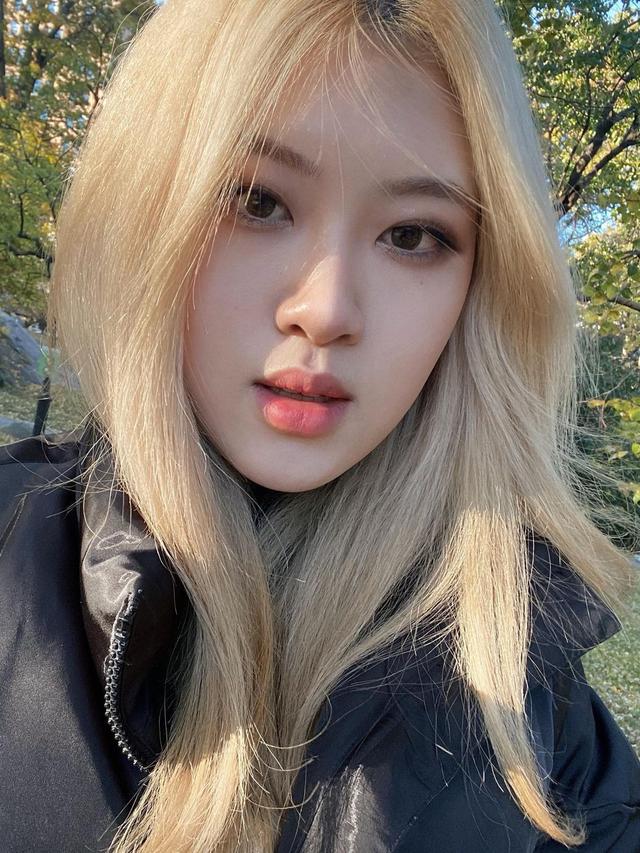 Allissa Shin, Model Korea yang Diancam karena Wajahnya Mirip Rose BLACKPINK