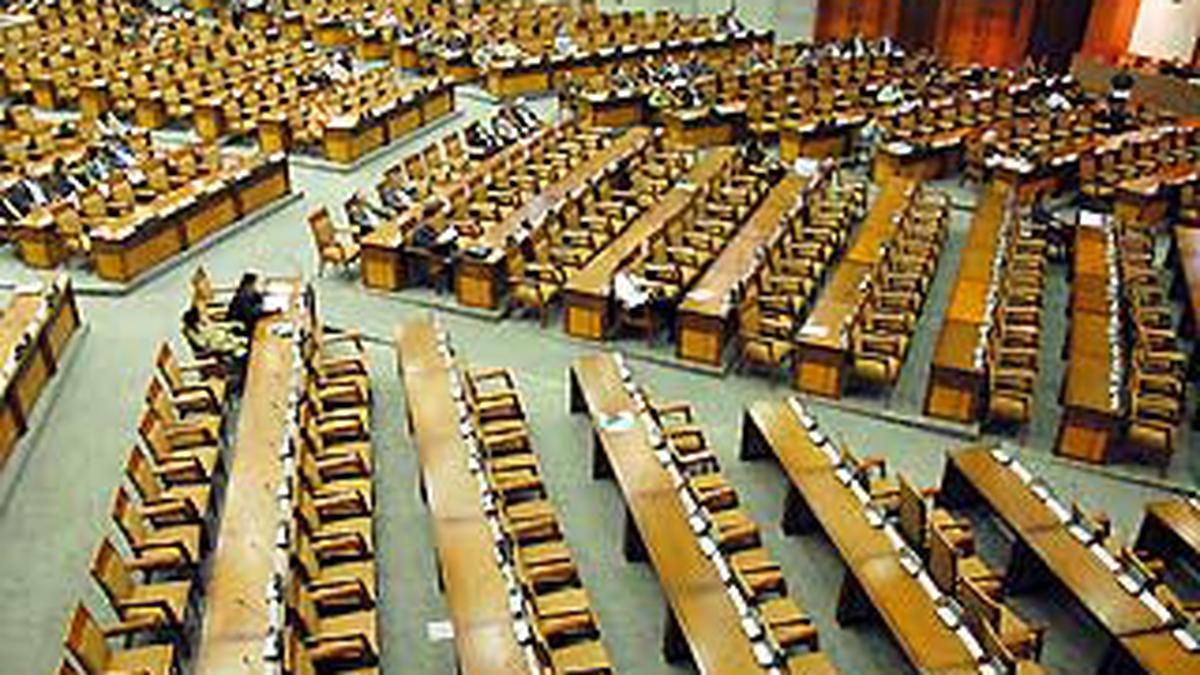Besok, KPU Tetapkan Perolehan Kursi - News Liputan6.com
