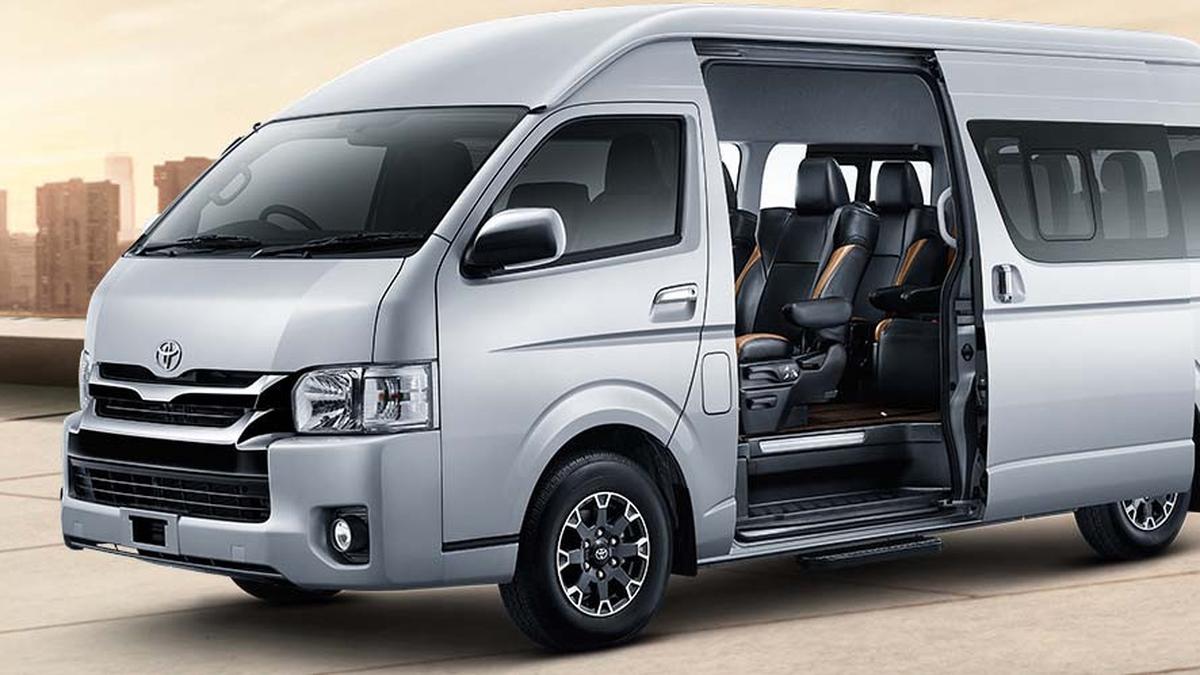 Usai Direstorasi, Begini Tampang Mewah Interior Toyota HiAce - Berita Otosia.com