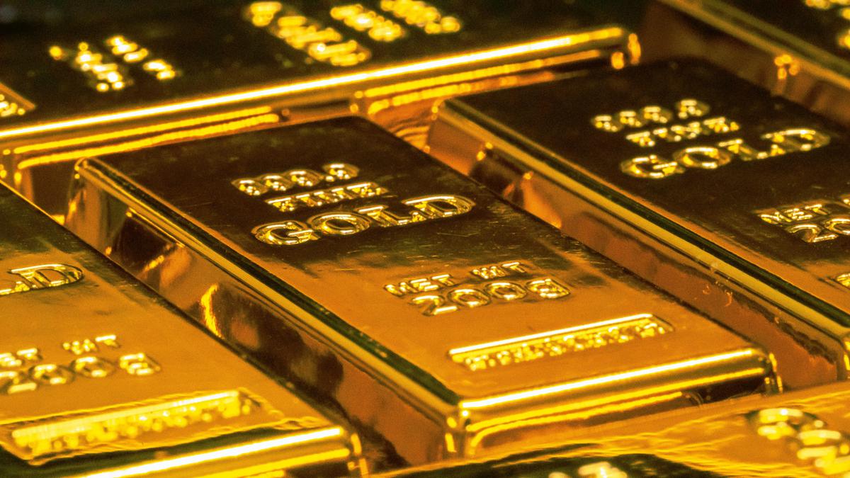 David J. Rush: Ex-CIA Top Official Allegedly Stole Gold Worth More Than ...