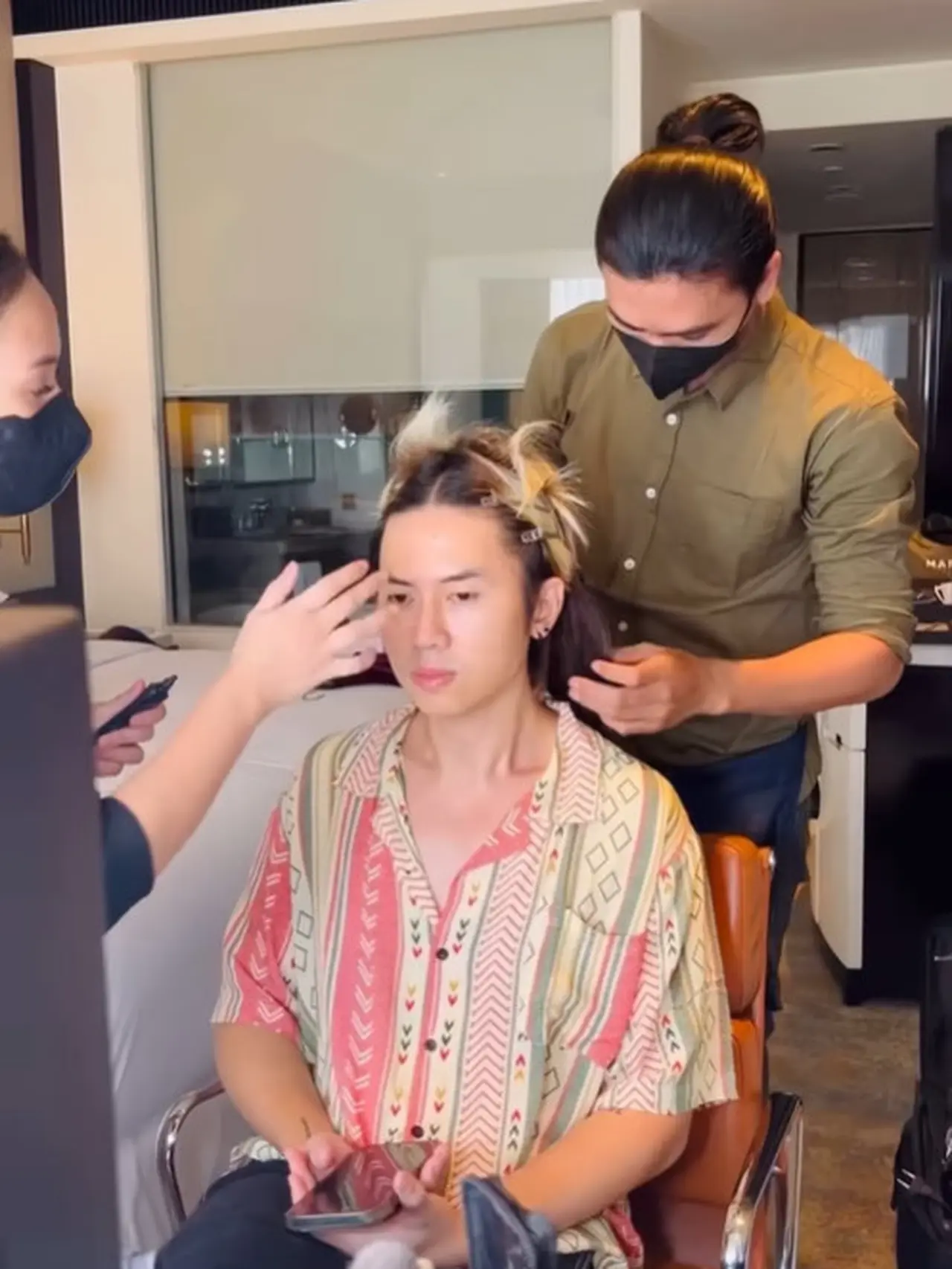 Transformasi Rafael Tan Mamang Seblak Jadi Prince Yan yang Diperankan ...