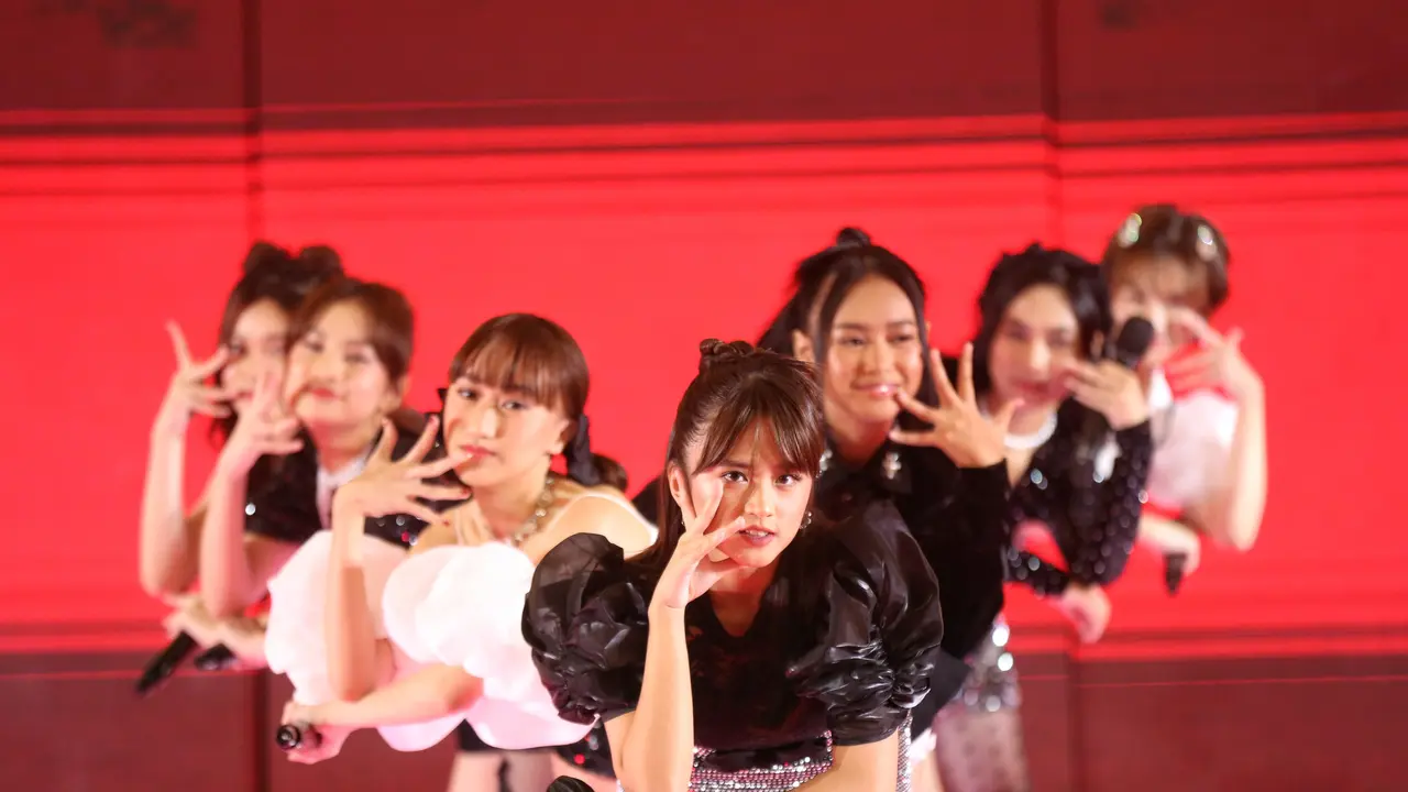 Debut Tampil di Depan Publik, V1RST Dapat Kejutan dari CJR - Entertainment Fimela.com