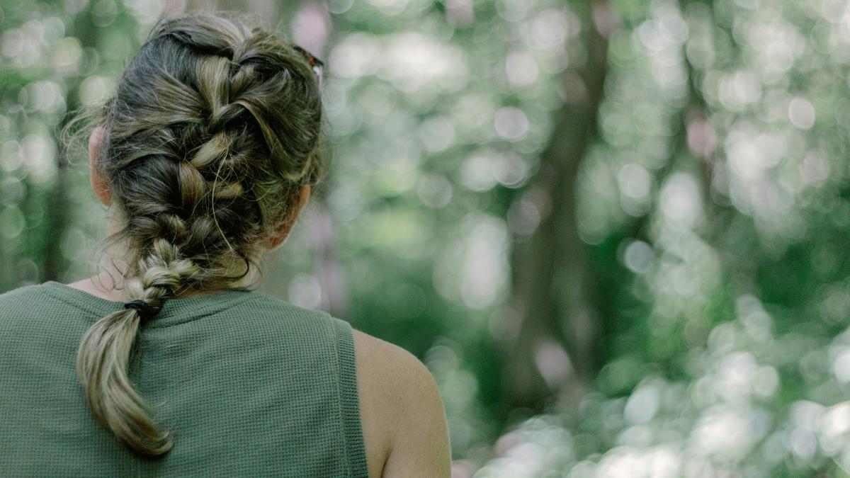 6 Cara Mengikat Rambut Ala Korea Agar Segar dan Rapi