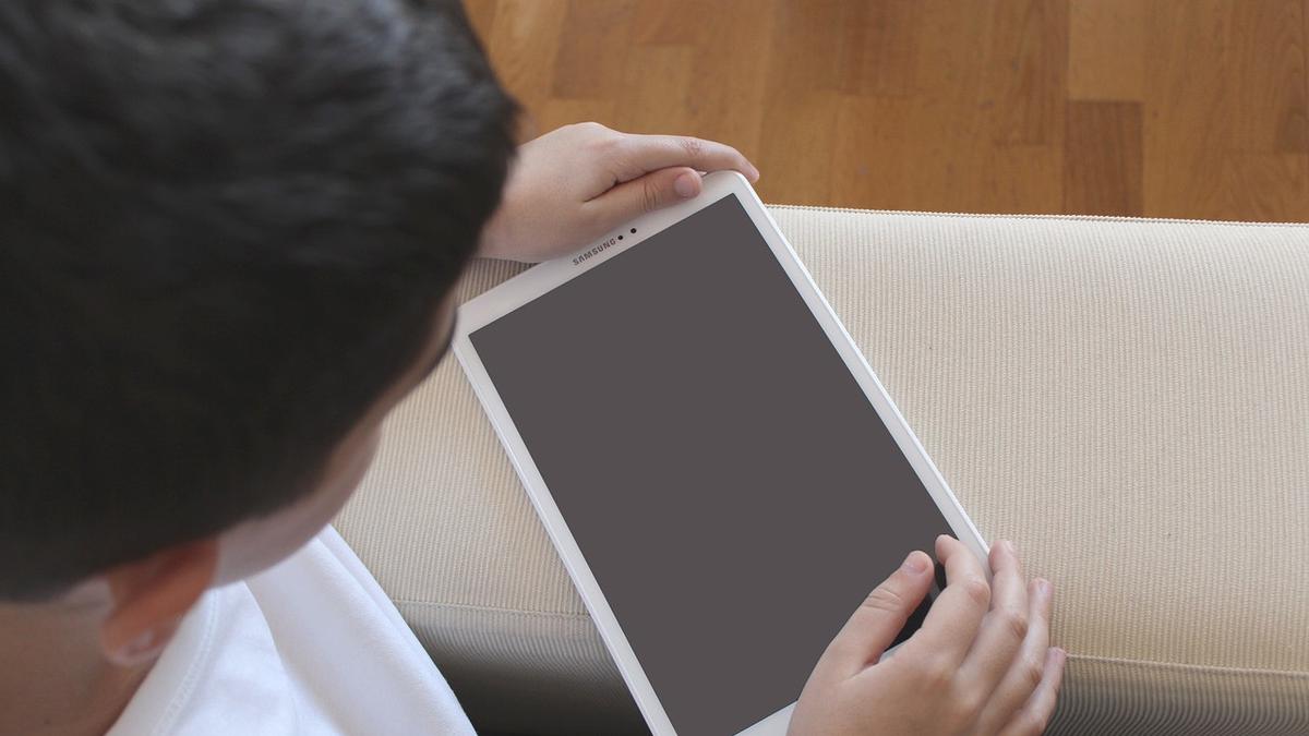 Rekomendasi Screen Time yang Ideal untuk Anak-anak - Parenting Fimela.com