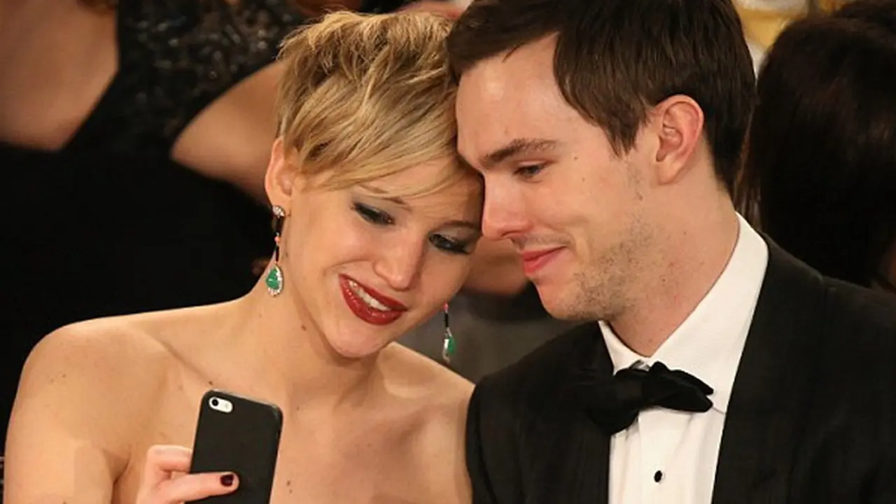 Jennifer Lawrence-Nicholas Hoult Reunian dan Foto Bersama - ShowBiz ...