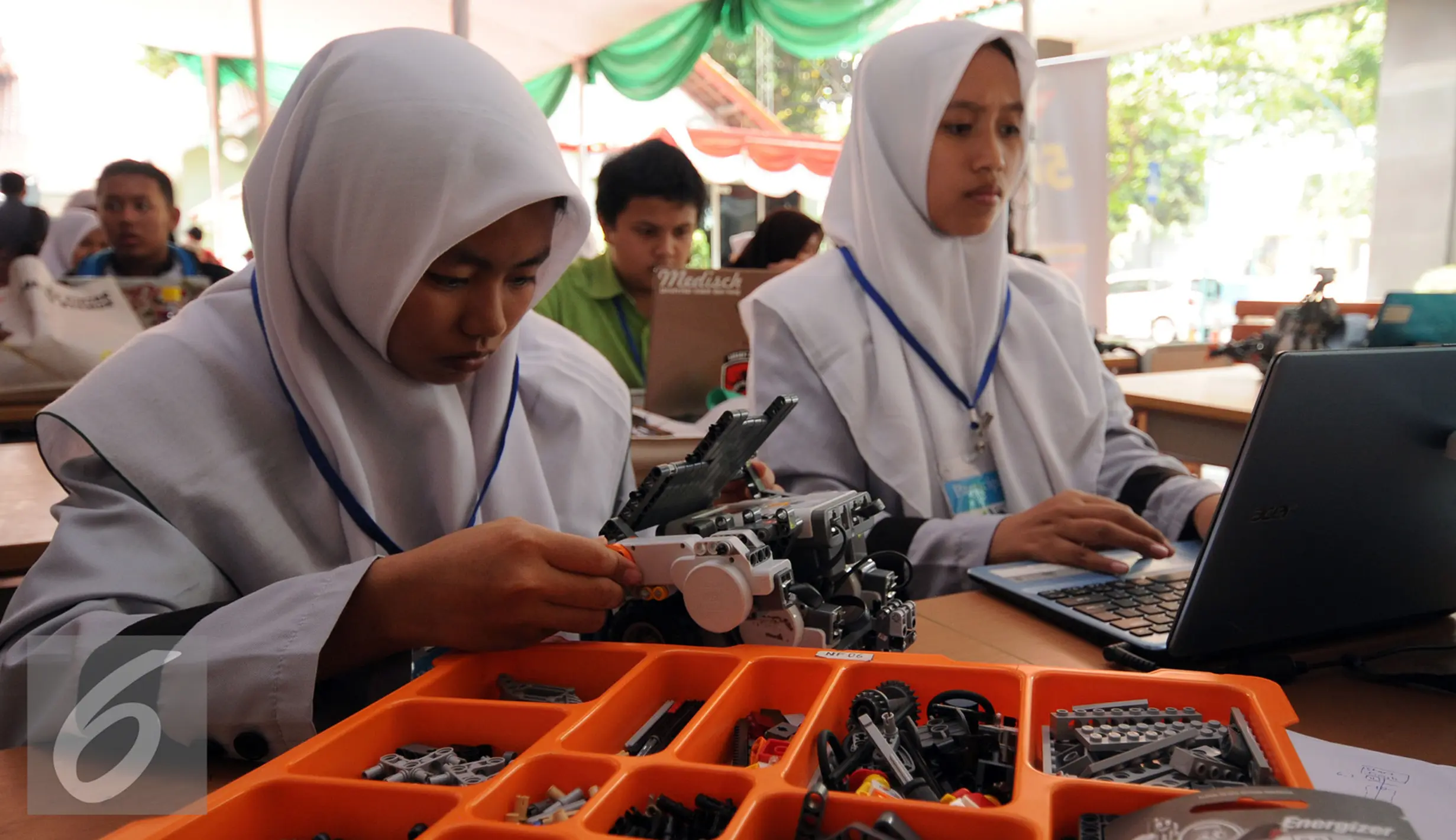 Ratusan Siswa Ikuti Kompetisi Robotik Tingkat Nasional 2015 - Foto ...