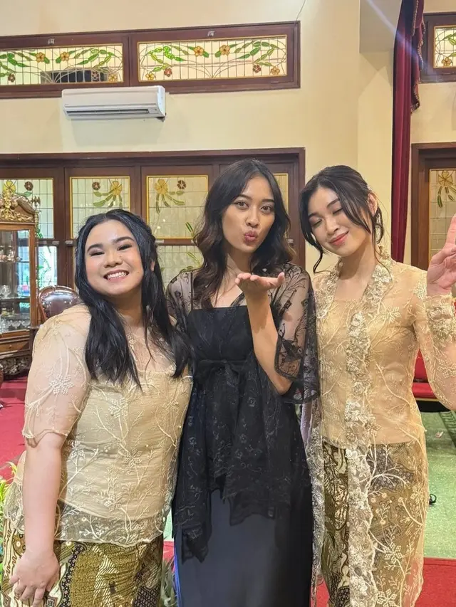 Deretan Pesona Shani Eks JKT48 jadi Bridesmaid, Kecantikannya Mengalihkan Pandangan - Hot ...